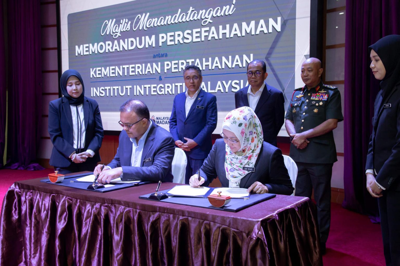 Majlis Menandatangani Memorandum Persefahaman (MoU) antara Institut Integriti Malaysia (IIM) dan ...