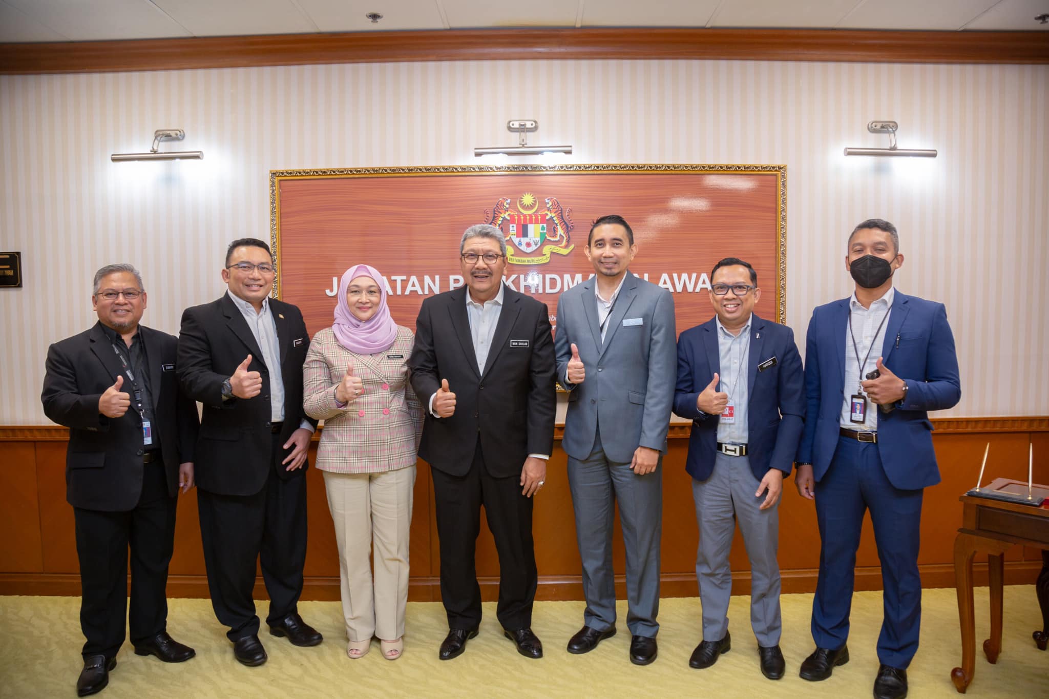 Kunjungan hormat ke atas YBhg. Dato’ Sri Wan Ahmad Dahlan bin Haji ... Kunjungan hormat ke atas YBhg. Dato’ Sri Wan Ahmad Dahlan bin Haji ...