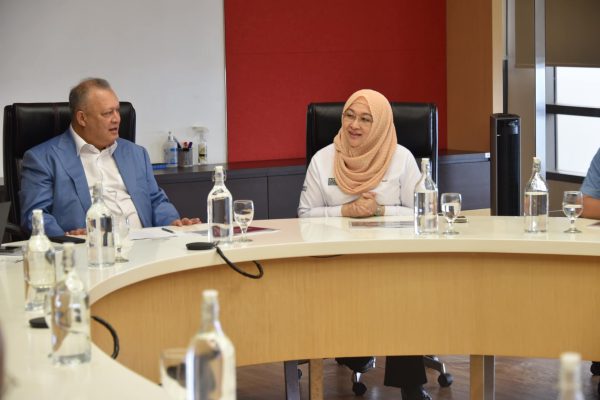 Kunjungan hormat dan lawatan kerja ke Suruhanjaya Komunikasi dan Multimedia Malaysia (MCMC ...