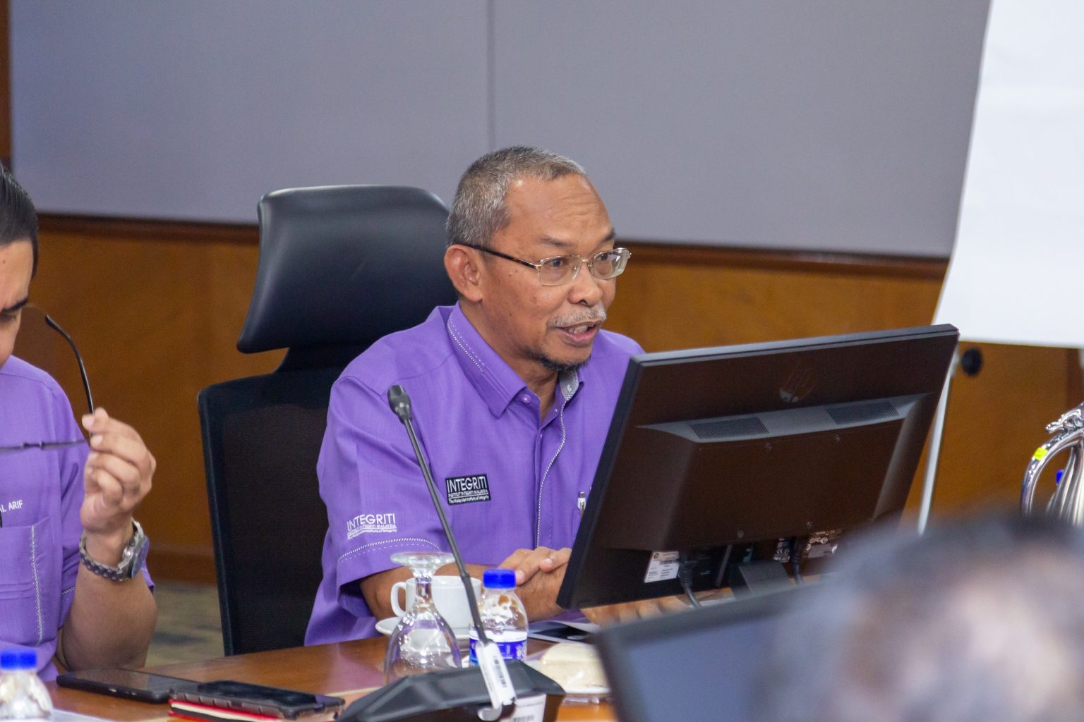 Kunjungan hormat ke atas YBhg. Dato’ Sri Azhar bin Abd Manaf, Ketua ...