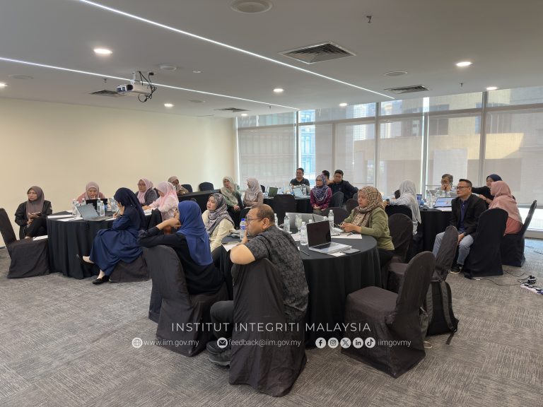 Semakan Inisiatif, Penilaian Risiko Rasuah (CRA) & Analisa Data dan ...